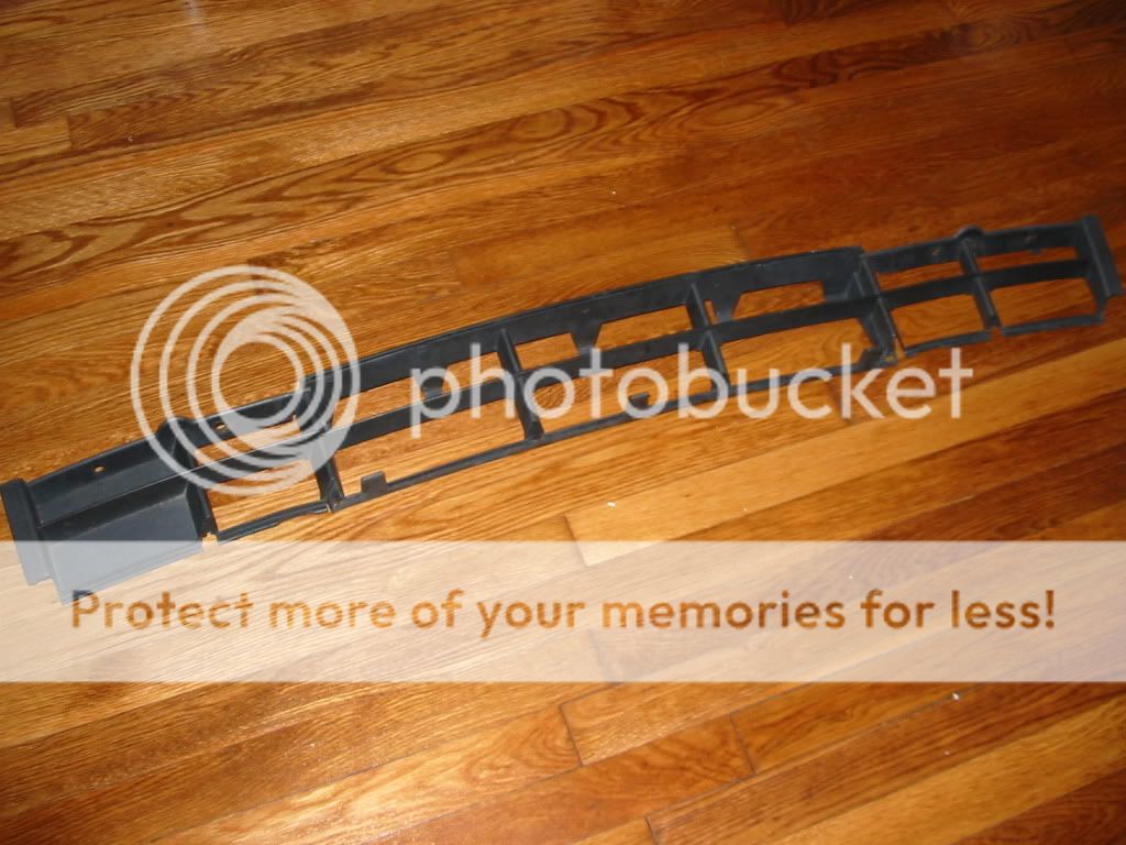 E39 Front grille, lower. For non-M bumpers.